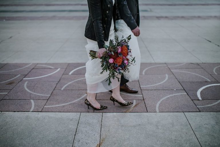 10 Do's and Don'ts to Follow When You Elope | WeddingDresses