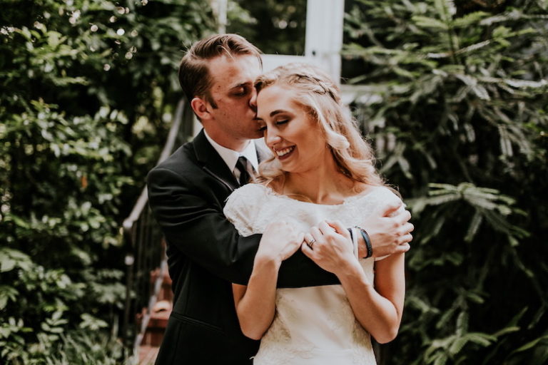 10 Important Steps to Take Right After Getting Engaged | WeddingDresses